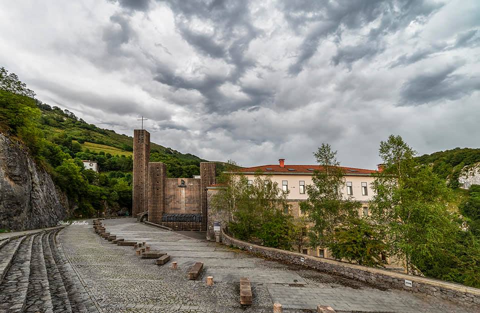 Santuario de Arantzazu. - Donosti City