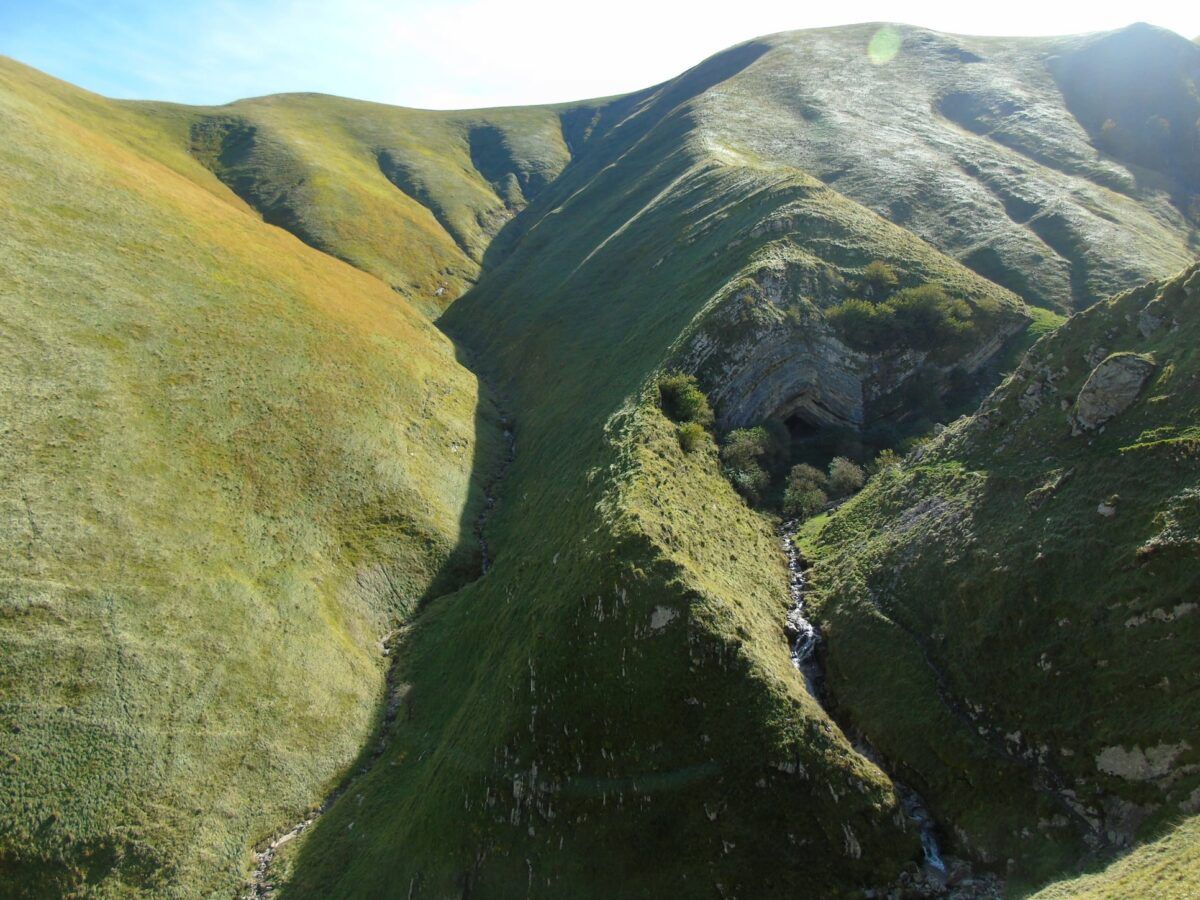 Cueva de Harpea, donde las lamias cantan. - Donosti City