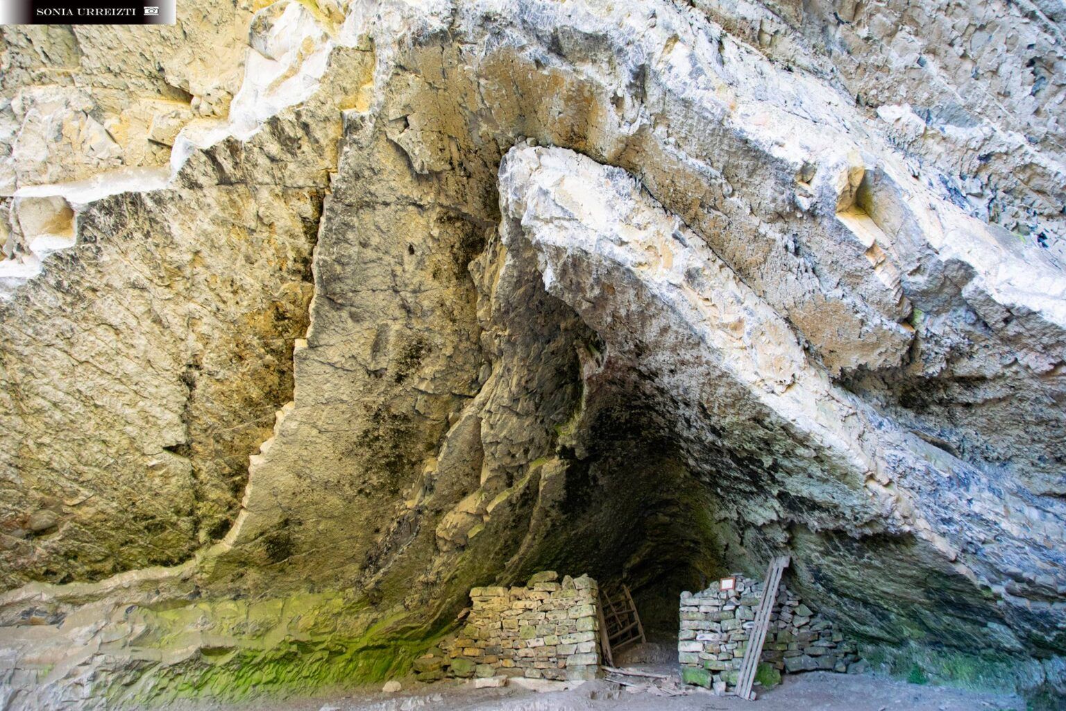 Cueva de Harpea, donde las lamias cantan. - Donosti City